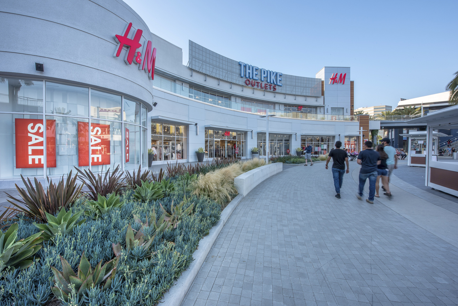 Outlet Mall Architects | The Pike Outlets - RDC | Mixed Use